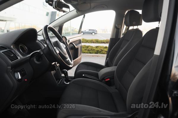 Melns Volkswagen Touran 2012 Tallina, ar dzinēja tilpumu 1.60 L un nobraukumu 295 tūkst. km par 4300 €, foto 10 vietnē AUTOMOTO.COM.LV