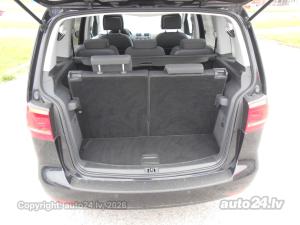 Melns Volkswagen Touran 2014 Viljandi, ar dzinēja tilpumu 2.00 L un nobraukumu 212 tūkst. km par 8990 €, foto 19 vietnē AUTOMOTO.COM.LV
