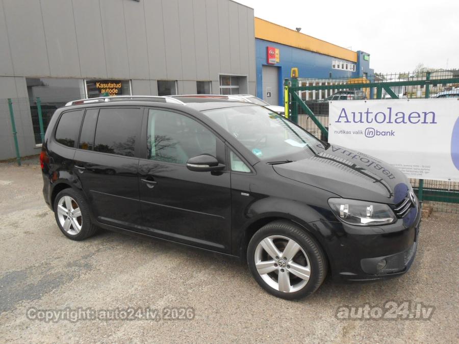 Melns Volkswagen Touran 2014 Viljandi, ar dzinēja tilpumu 2.00 L un nobraukumu 212 tūkst. km par 8990 €, foto 22 vietnē AUTOMOTO.COM.LV