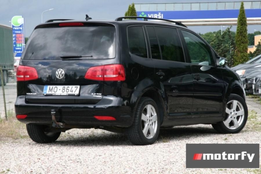 Melns Volkswagen Touran 2014 Rīga, ar dzinēja tilpumu 2.00 L un nobraukumu 283 tūkst. km par 8550 €, foto 3 vietnē AUTOMOTO.COM.LV
