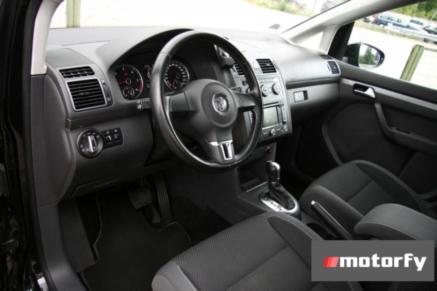 Melns Volkswagen Touran 2014 Rīga, ar dzinēja tilpumu 2.00 L un nobraukumu 283 tūkst. km par 8550 €, foto 5 vietnē AUTOMOTO.COM.LV