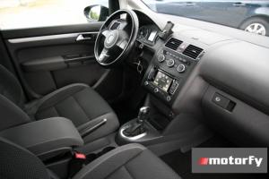Melns Volkswagen Touran 2014 Rīga, ar dzinēja tilpumu 2.00 L un nobraukumu 283 tūkst. km par 8550 €, foto 7 vietnē AUTOMOTO.COM.LV