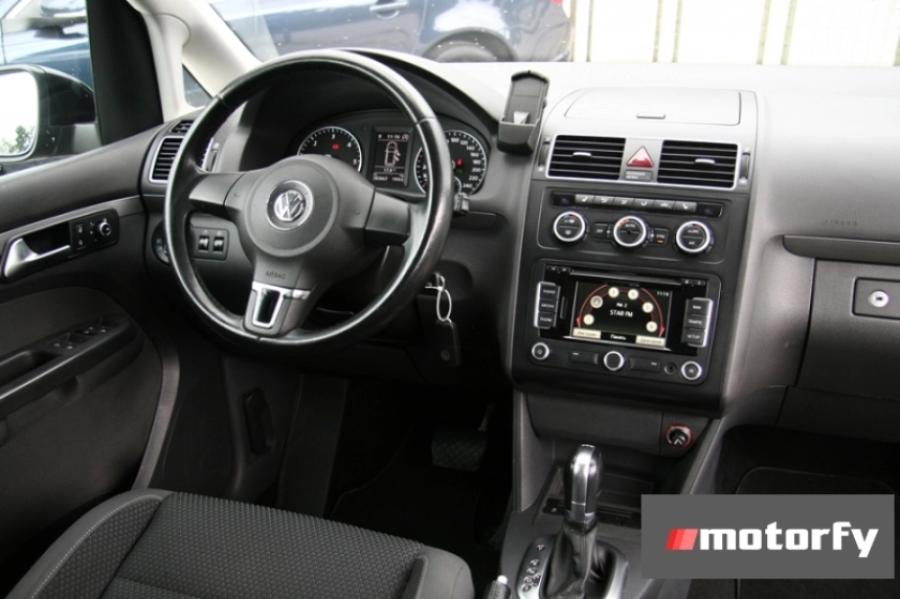 Melns Volkswagen Touran 2014 Rīga, ar dzinēja tilpumu 2.00 L un nobraukumu 283 tūkst. km par 8550 €, foto 9 vietnē AUTOMOTO.COM.LV