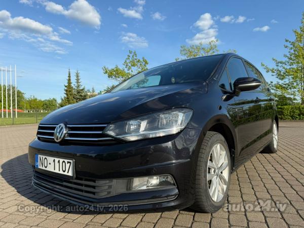 Black Volkswagen Touran 2016 in Jelgava, with an engine capacity of 1.60 L and mileage of 216 thousand km for 9600 €, photo 1 on AUTOMOTO.COM.LV