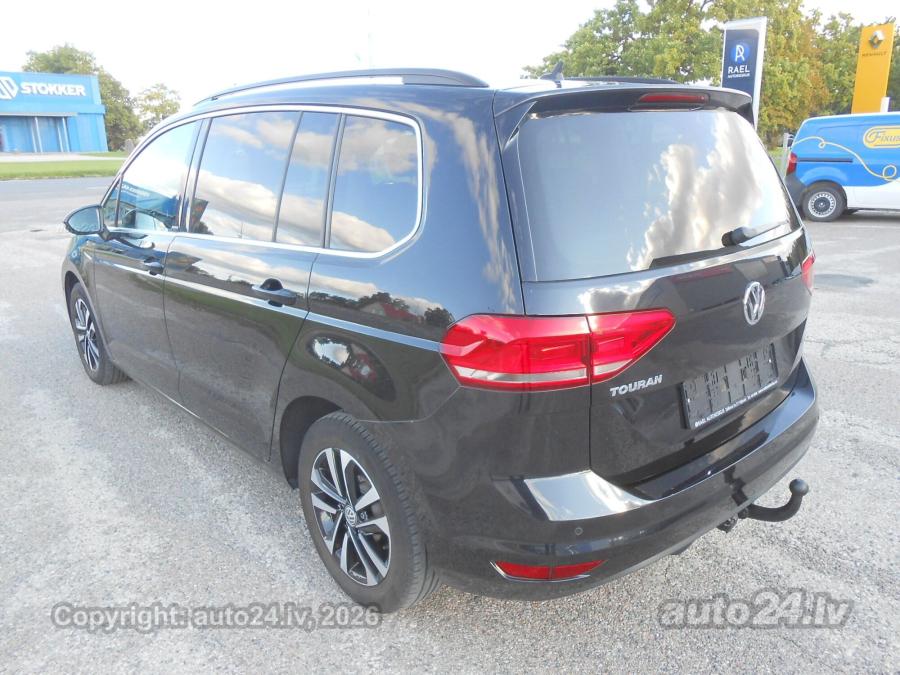 Melns Volkswagen Touran 2019 Viljandi, ar dzinēja tilpumu 1.60 L un nobraukumu 250 tūkst. km par 12490 €, foto 5 vietnē AUTOMOTO.COM.LV