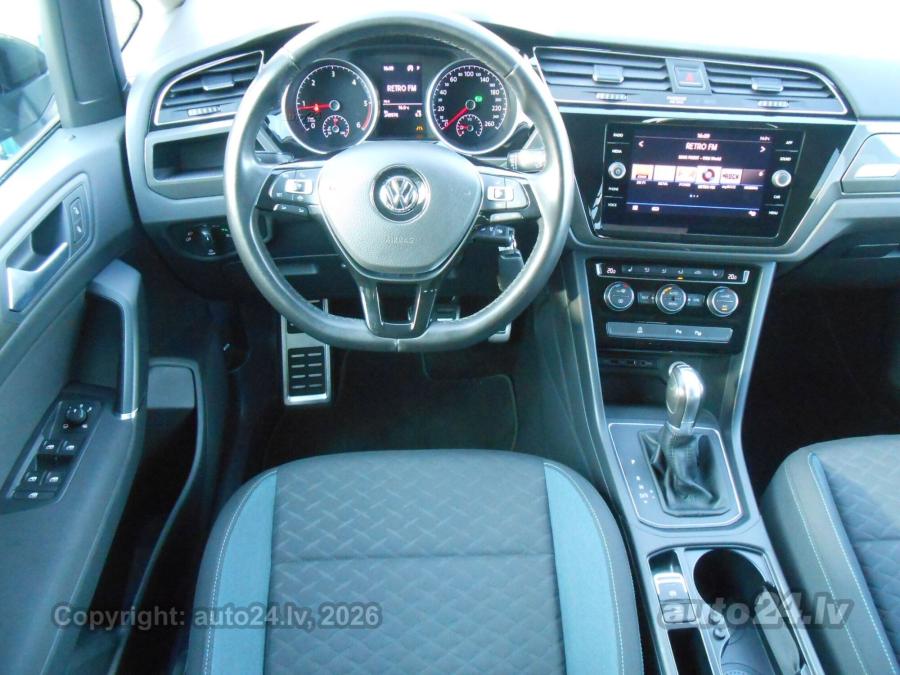 Melns Volkswagen Touran 2019 Viljandi, ar dzinēja tilpumu 1.60 L un nobraukumu 250 tūkst. km par 12490 €, foto 6 vietnē AUTOMOTO.COM.LV