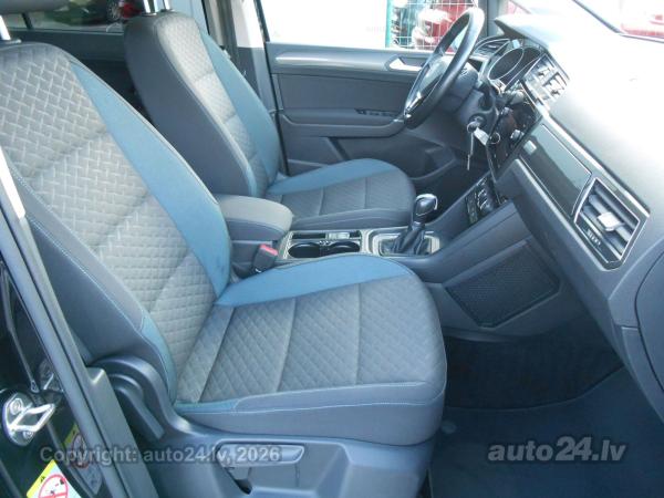 Melns Volkswagen Touran 2019 Viljandi, ar dzinēja tilpumu 1.60 L un nobraukumu 250 tūkst. km par 12490 €, foto 11 vietnē AUTOMOTO.COM.LV