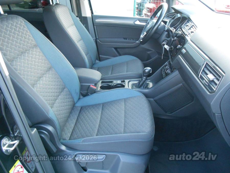 Melns Volkswagen Touran 2019 Viljandi, ar dzinēja tilpumu 1.60 L un nobraukumu 250 tūkst. km par 12490 €, foto 11 vietnē AUTOMOTO.COM.LV
