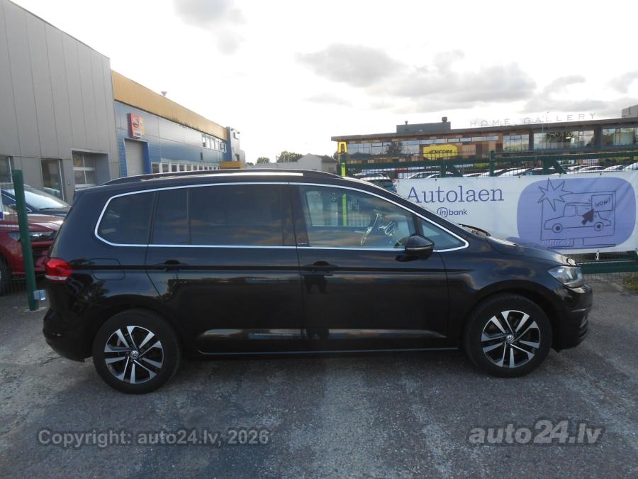 Melns Volkswagen Touran 2019 Viljandi, ar dzinēja tilpumu 1.60 L un nobraukumu 250 tūkst. km par 12490 €, foto 21 vietnē AUTOMOTO.COM.LV
