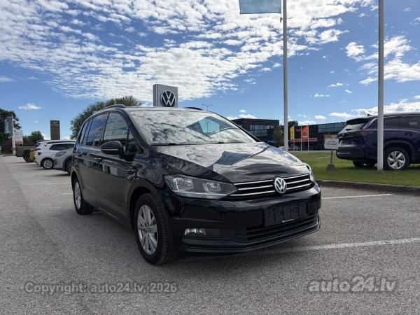 Black Volkswagen Touran 2020 in Viljandi, with an engine capacity of 2.00 L and mileage of 199 thousand km for 16790 €, photo 2 on AUTOMOTO.COM.LV