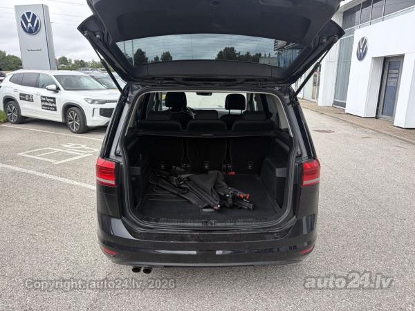 Melns Volkswagen Touran 2022 Viljandi, ar dzinēja tilpumu 2.00 L un nobraukumu 269 tūkst. km par 14999 €, foto 10 vietnē AUTOMOTO.COM.LV