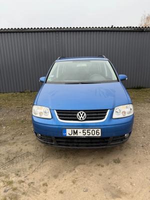 Zils Volkswagen Touran 2004 Rīga, ar dzinēja tilpumu 1.60 L un nobraukumu 311 tūkst. km par 800 €, foto 10 vietnē AUTOMOTO.COM.LV