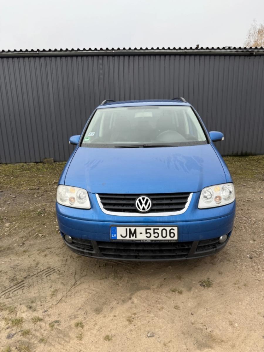 Zils Volkswagen Touran 2004 Rīga, ar dzinēja tilpumu 1.60 L un nobraukumu 311 tūkst. km par 800 €, foto 10 vietnē AUTOMOTO.COM.LV