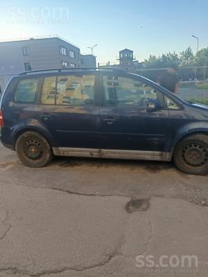Zils Volkswagen Touran 2004 Rīga, ar dzinēja tilpumu 1.90 L un nobraukumu 365 tūkst. km par 750 €, foto 4 vietnē AUTOMOTO.COM.LV