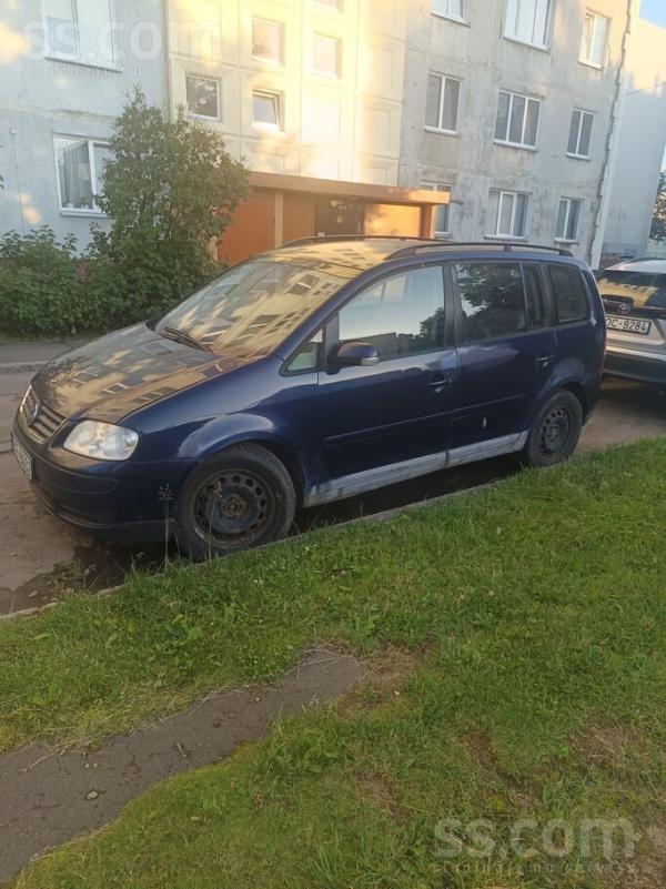 Blue Volkswagen Touran 2004 in Riga, with an engine capacity of 1.90 L and mileage of 365 thousand km for 750 €, photo 6 on AUTOMOTO.COM.LV