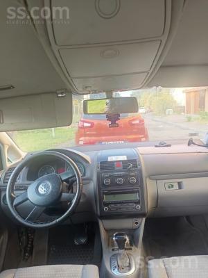 Zils Volkswagen Touran 2004 Rīga, ar dzinēja tilpumu 1.90 L un nobraukumu 365 tūkst. km par 750 €, foto 9 vietnē AUTOMOTO.COM.LV