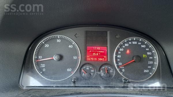 Zils Volkswagen Touran 2005 Daugavpils, ar dzinēja tilpumu 1.90 L un nobraukumu 367 tūkst. km par 1500 €, foto 4 vietnē AUTOMOTO.COM.LV