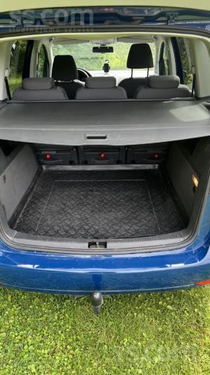 Blue Volkswagen Touran 2012 in Aizkraukle, with an engine capacity of 2.00 L and mileage of 304 thousand km for 4600 €, photo 6 on AUTOMOTO.COM.LV