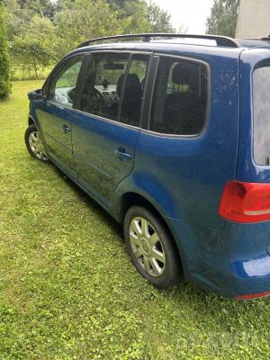 Blue Volkswagen Touran 2012 in Aizkraukle, with an engine capacity of 2.00 L and mileage of 304 thousand km for 4600 €, photo 7 on AUTOMOTO.COM.LV