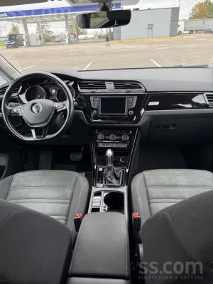 Zils Volkswagen Touran 2016 Jelgava, ar dzinēja tilpumu 2.00 L un nobraukumu 238 tūkst. km par 10550 €, foto 8 vietnē AUTOMOTO.COM.LV