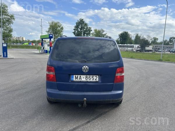 Zils Volkswagen Touran 2003 Daugavpils, ar dzinēja tilpumu 1.90 L un nobraukumu 351 tūkst. km par 1300 €, foto 3 vietnē AUTOMOTO.COM.LV