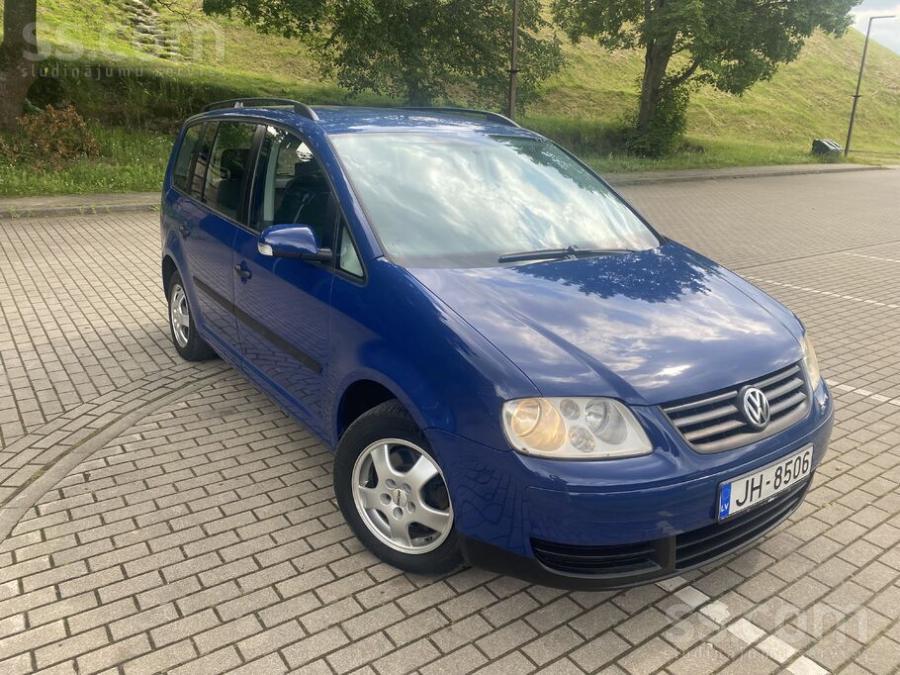 Blue Volkswagen Touran 2003 in Rezekne, with an engine capacity of 1.90 L and mileage of 0 thousand km for 1650 €, photo 3 on AUTOMOTO.COM.LV