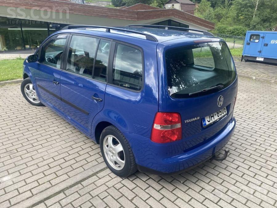 Blue Volkswagen Touran 2003 in Rezekne, with an engine capacity of 1.90 L and mileage of 0 thousand km for 1650 €, photo 7 on AUTOMOTO.COM.LV