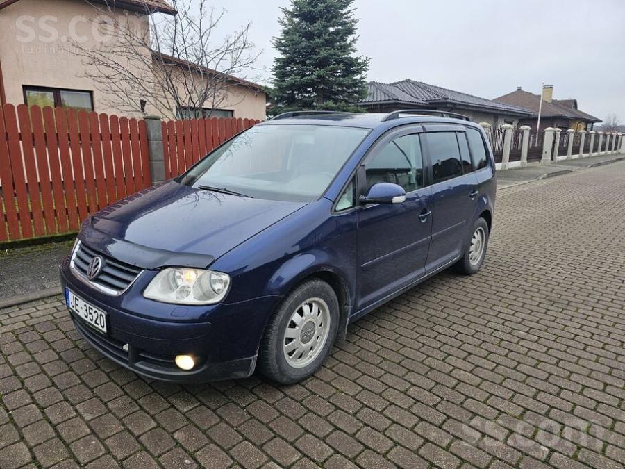 Zils Volkswagen Touran 2003 Ventspils, ar dzinēja tilpumu 2.00 L un nobraukumu 387 tūkst. km par 1700 €, foto 1 vietnē AUTOMOTO.COM.LV