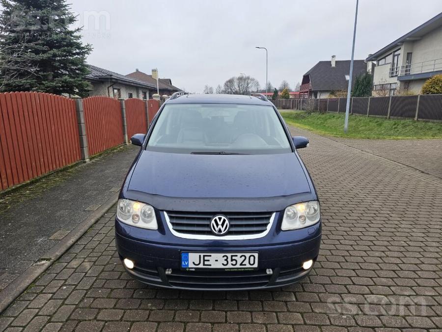 Zils Volkswagen Touran 2003 Ventspils, ar dzinēja tilpumu 2.00 L un nobraukumu 387 tūkst. km par 1700 €, foto 3 vietnē AUTOMOTO.COM.LV