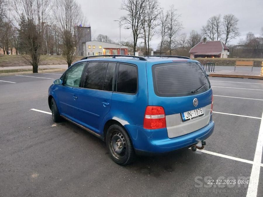 Zils Volkswagen Touran 2003 Aizkraukle, ar dzinēja tilpumu 1.90 L un nobraukumu 315 tūkst. km par 1600 €, foto 4 vietnē AUTOMOTO.COM.LV