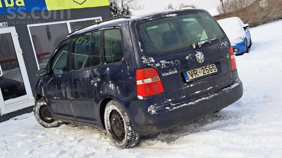 Zils Volkswagen Touran 2003 Jelgava, ar dzinēja tilpumu 1.90 L un nobraukumu 446 tūkst. km par 699 €, foto 4 vietnē AUTOMOTO.COM.LV