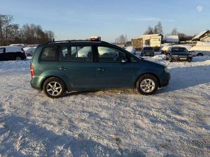 Blue Volkswagen Touran 2003 in Utena, with an engine capacity of 1.90 L and mileage of 395 thousand km for 1450 €, photo 4 on AUTOMOTO.COM.LV