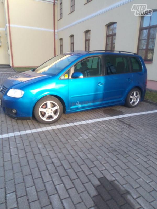 Zils Volkswagen Touran 2003 Viļņa, ar dzinēja tilpumu 1.60 L un nobraukumu 157 tūkst. km par 1800 €, foto 2 vietnē AUTOMOTO.COM.LV