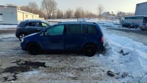 Blue Volkswagen Touran 2003 in Vilnius, with an engine capacity of 1.90 L and mileage of 265 thousand km for 500 €, photo 3 on AUTOMOTO.COM.LV