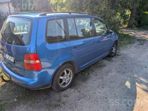 Zils Volkswagen Touran 2003 Jūrmala, ar dzinēja tilpumu 1.60 L un nobraukumu 271 tūkst. km par 1350 €, foto 9 vietnē AUTOMOTO.COM.LV