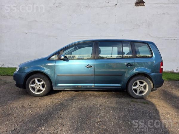 Blue Volkswagen Touran 2003 in Jelgava, with an engine capacity of 1.90 L and mileage of 0 thousand km for 1490 €, photo 9 on AUTOMOTO.COM.LV