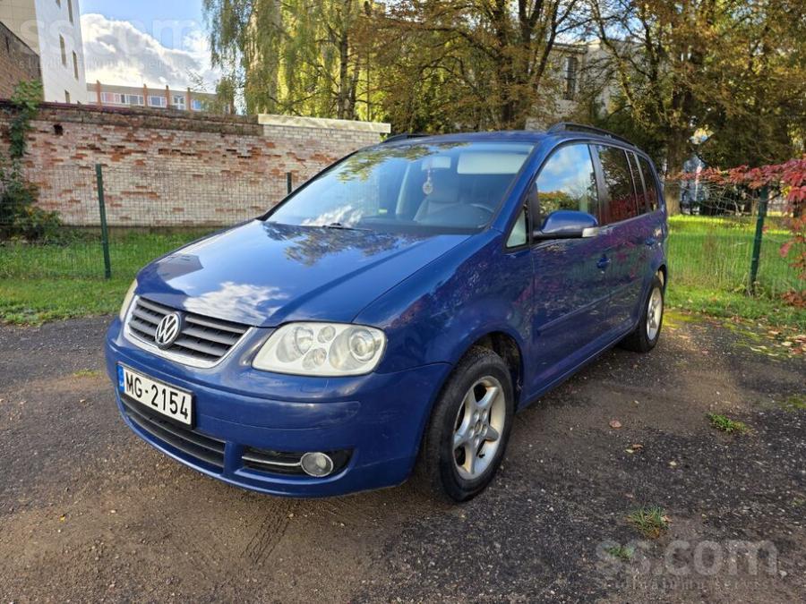 Zils Volkswagen Touran 2003 Jelgava, ar dzinēja tilpumu 2.00 L un nobraukumu 0 tūkst. km par 1490 €, foto 1 vietnē AUTOMOTO.COM.LV