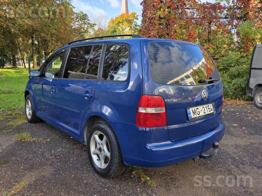 Zils Volkswagen Touran 2003 Jelgava, ar dzinēja tilpumu 2.00 L un nobraukumu 0 tūkst. km par 1490 €, foto 3 vietnē AUTOMOTO.COM.LV