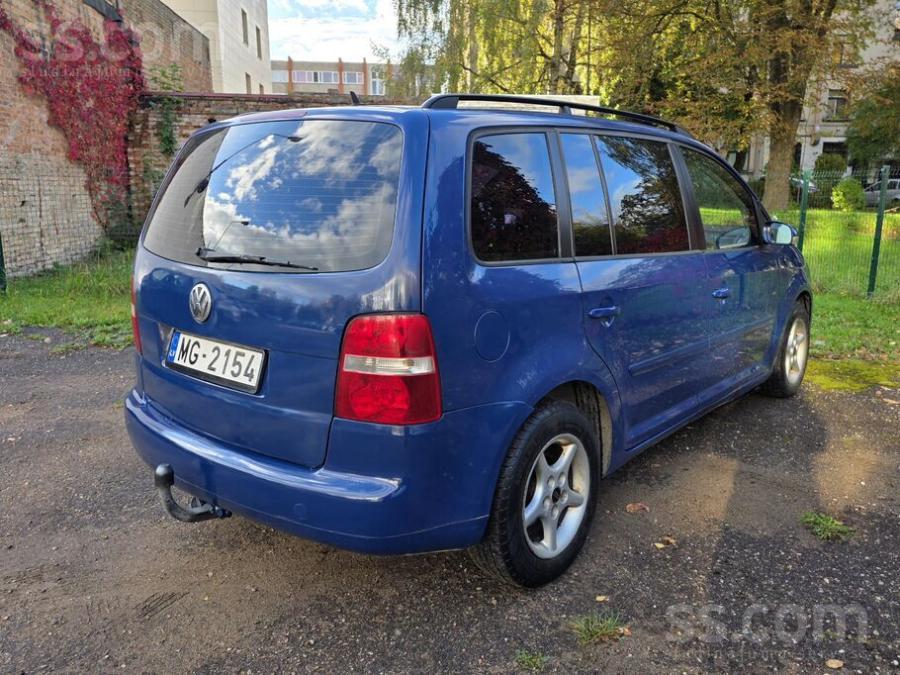 Zils Volkswagen Touran 2003 Jelgava, ar dzinēja tilpumu 2.00 L un nobraukumu 0 tūkst. km par 1490 €, foto 4 vietnē AUTOMOTO.COM.LV