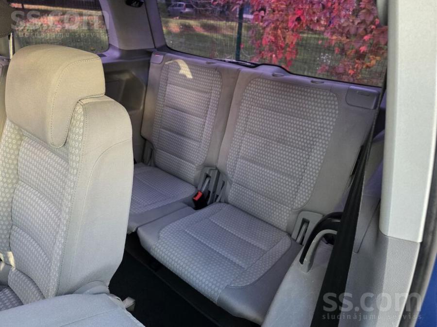 Zils Volkswagen Touran 2003 Jelgava, ar dzinēja tilpumu 2.00 L un nobraukumu 0 tūkst. km par 1490 €, foto 12 vietnē AUTOMOTO.COM.LV