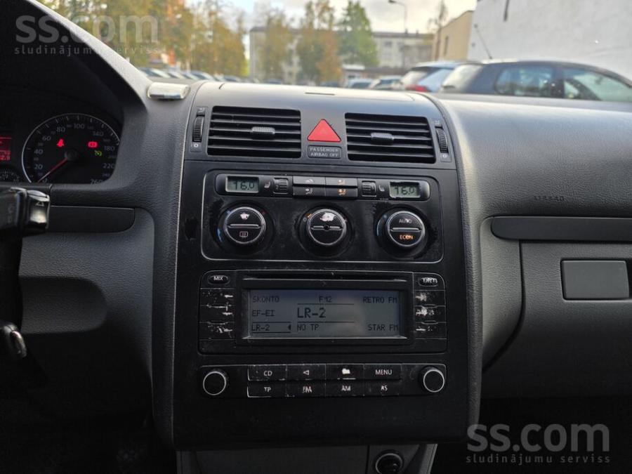 Zils Volkswagen Touran 2003 Jelgava, ar dzinēja tilpumu 2.00 L un nobraukumu 0 tūkst. km par 1490 €, foto 16 vietnē AUTOMOTO.COM.LV
