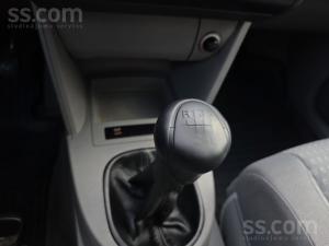 Zils Volkswagen Touran 2003 Jelgava, ar dzinēja tilpumu 2.00 L un nobraukumu 0 tūkst. km par 1490 €, foto 19 vietnē AUTOMOTO.COM.LV