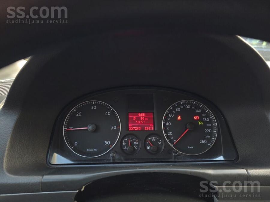 Zils Volkswagen Touran 2003 Jelgava, ar dzinēja tilpumu 2.00 L un nobraukumu 0 tūkst. km par 1490 €, foto 20 vietnē AUTOMOTO.COM.LV