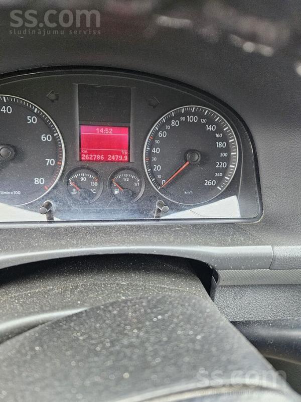 Фольксваген Туран 2003 в Резекне на AUTOMOTO.COM.LV Синий Фольксваген Туран 2003 в Резекне, объемом двигателя 1.60 л и пробегом 263 тыс. км за 650 €, фото 4 на AUTOMOTO.COM.LV