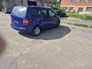 Zils Volkswagen Touran 2004 Bauska, ar dzinēja tilpumu 1.90 L un nobraukumu 600 tūkst. km par 1650 €, foto 2 vietnē AUTOMOTO.COM.LV