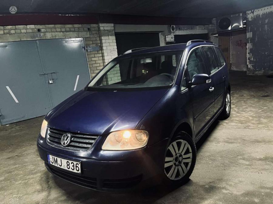 Blue Volkswagen Touran 2004 in Kaunas, with an engine capacity of 1.90 L and mileage of 443 thousand km for 1400 €, photo 2 on AUTOMOTO.COM.LV