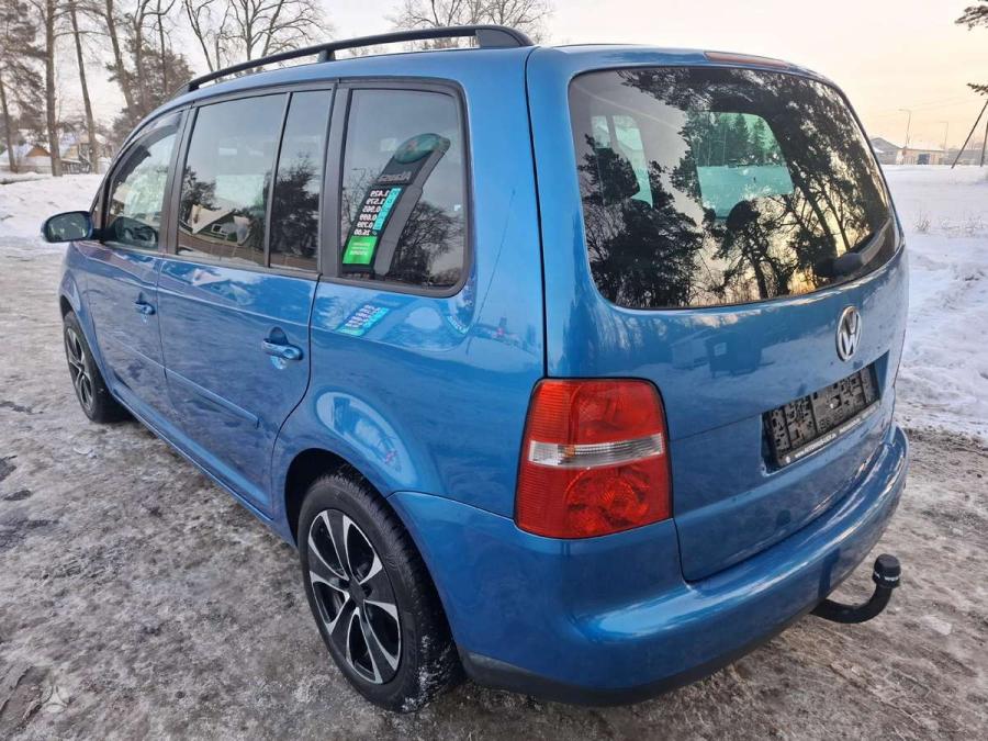 Zils Volkswagen Touran 2004 Utena, ar dzinēja tilpumu 1.90 L un nobraukumu 280 tūkst. km par 2100 €, foto 10 vietnē AUTOMOTO.COM.LV