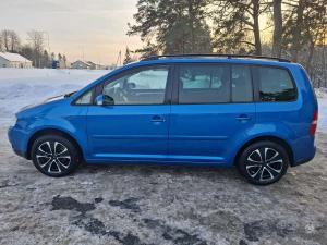 Zils Volkswagen Touran 2004 Utena, ar dzinēja tilpumu 1.90 L un nobraukumu 280 tūkst. km par 2100 €, foto 11 vietnē AUTOMOTO.COM.LV