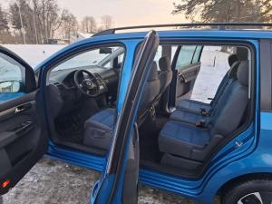 Zils Volkswagen Touran 2004 Utena, ar dzinēja tilpumu 1.90 L un nobraukumu 280 tūkst. km par 2100 €, foto 13 vietnē AUTOMOTO.COM.LV
