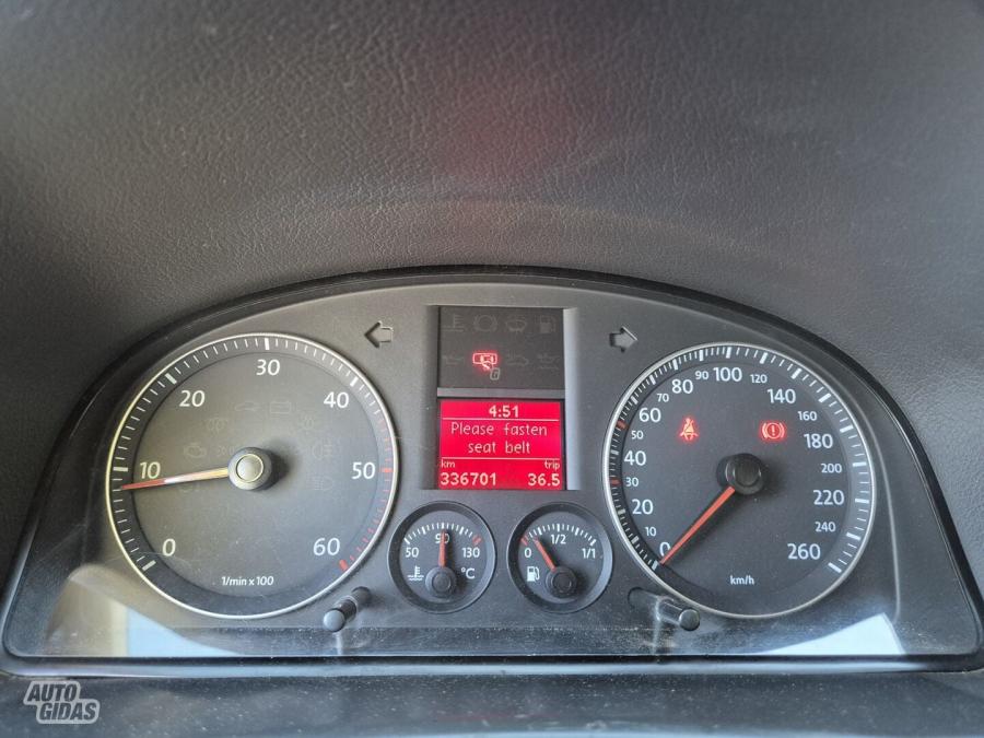 Zils Volkswagen Touran 2004 Kauņa, ar dzinēja tilpumu 2.00 L un nobraukumu 336 tūkst. km par 1550 €, foto 17 vietnē AUTOMOTO.COM.LV